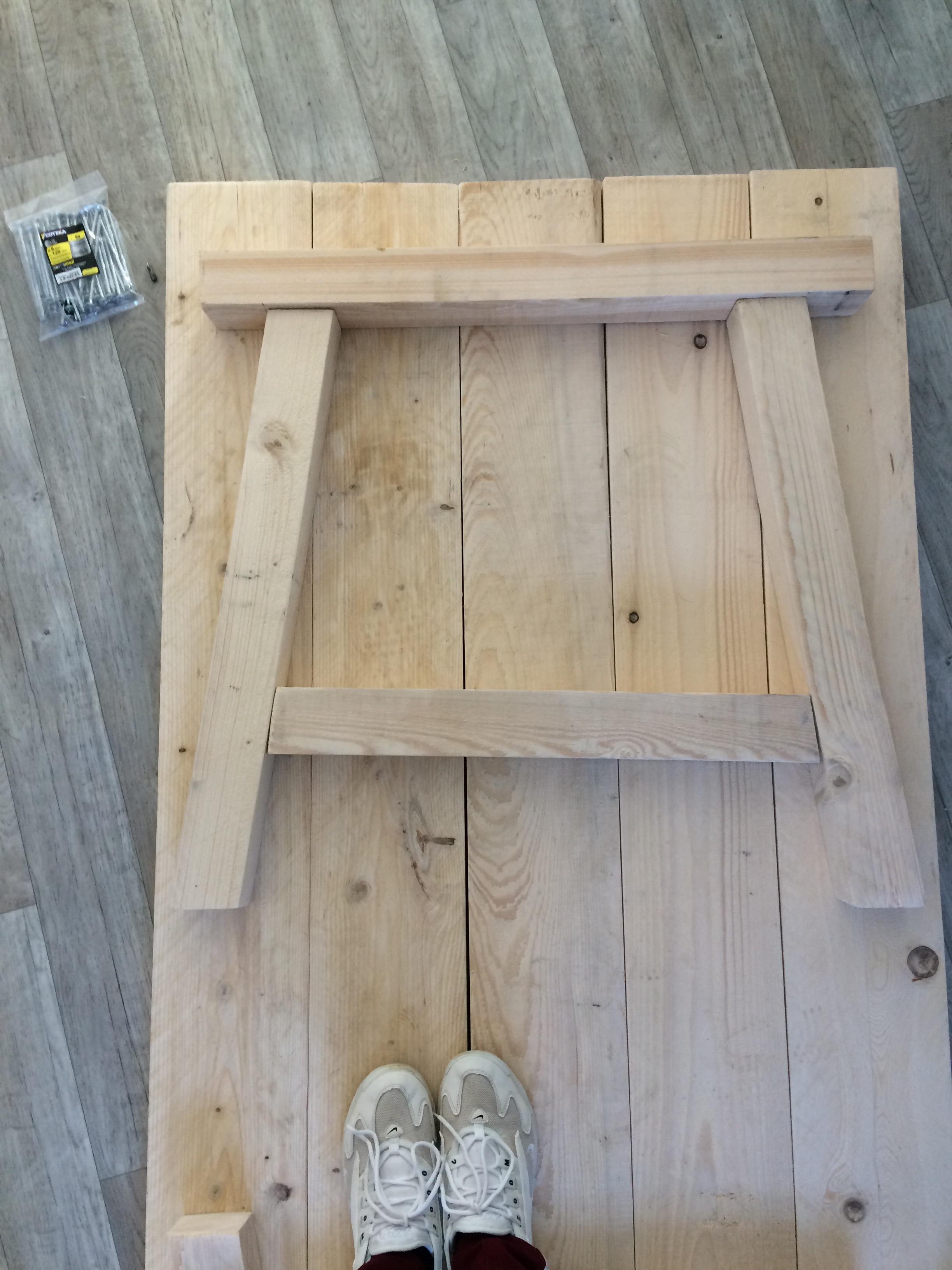 DIY - Réaliser une table à manger en bois - www.lohina.com